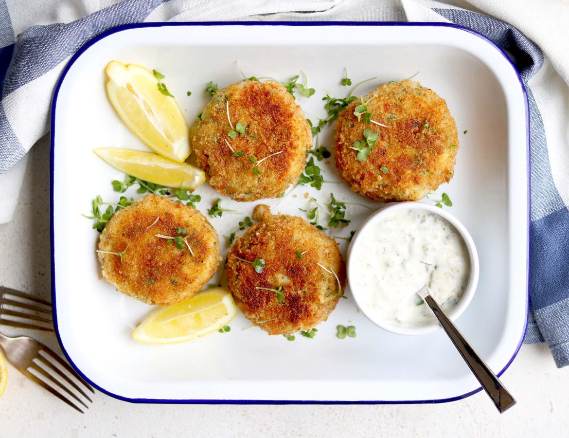 Fish Cakes with Quick Lemon Tartare Sauce - The Last Food Blog